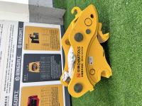 China 80-90mm Pin Diameter Excavator Hydraulic Double Locking Tilting Rotator Quick Hitch for sale
