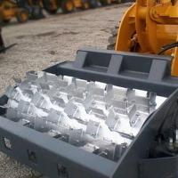 China Customized Engine Loader Attachments For Front Unloading Type Ice Breaker Maintenance for sale