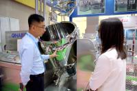 China 100L Hydraulic Lifting Homogeneous Vacuum Mixing Pot 1.5 - 22kw High Pressure Homogenizer for sale