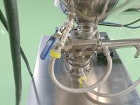 China Vertical Heating Cosmetic Filling Machine Practical Constant Temperature Cream Filling Equipment for sale