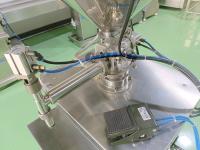 China Single One Head Liquid Sauce Food Thick Paste Filling Machine Semi Automatic For Peanut Butter for sale