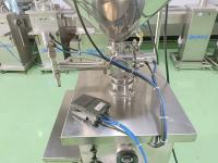 China Vertical Heating Cosmetic Filling Machine Practical Constant Temperature Cream Filling Equipment for sale