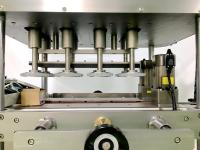 China High Speed Automatic Cap Sealing Machine For Beverage Cosmetic Bottles for sale