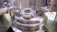 China Hydraulic Lift Cylinder Vacuum Emulsifier Homogenizer For Homogeneous Mixture for sale