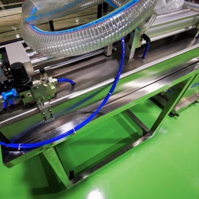 China GMP 100W 15p Perfume Cosmetic Filling Machine 60 Bottles/Min for sale
