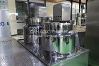 China Paste Cream Liquid Soap Chemical Making Machine Vacuum Homogeneous Emulsifier Mixing for sale