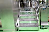 China Manufacturing Machinery Cosmetics Making Machine 500L Vacuum Emulsifier for sale