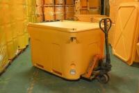 China Durable 1000L Insulated Food Transport Containers for Cold Chain Logistics for sale