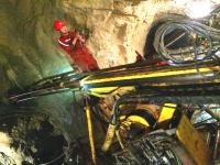 China UX1000 Underground Diamond Core Drill Rig - 1000m Depth Capacity, 75KW Power, 1275Nm Torque for sale