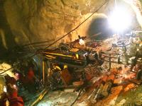 China UX1000 Underground Diamond Core Drill Rig - 1000m Depth Capacity, 75KW Power, 1275Nm Torque for sale