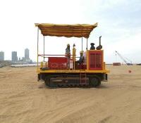China Heavy Duty CPT Crawler Cone Penetration Apparatus with 200KN Force and 790mm Hydraulic Legs for Soil Testing for sale