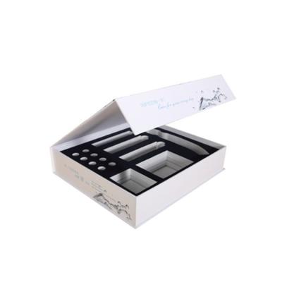 China Customized White Recycled Materials Nice Materials Logo Size Packaging With Magnets Gift Boxes For Cosmetics for sale