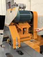 China Hand Cranked Saw 11kw 3000*1000mm Supports main functions such as 45 degree chamfering and straight cutting for sale