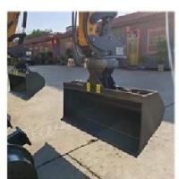 China Tilt Rotate Bucket 360 Degrees Tilt 45 Degrees Excavator Tilt Bucket Attachment for sale
