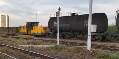 China HTRR113 type rail-road dual-purpose tractor uses internationally renowned brand engines for sale