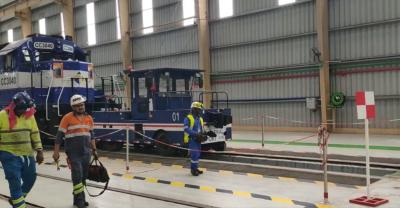 China Track Dual  Road Rail Tractors Customized For Easy Operation HTRR106E for sale