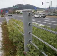 China Wire Rope Barrier Fences Safety Road Barriers Galvanized Powder Coated for sale