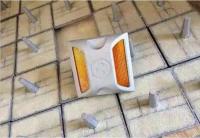 China 100x100x25mm Aluminum Cat Eyes Road Stud Road Pavement Marker for Parking Lots for sale