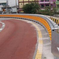 China Road Safety Customized Size Roller Guardrail with Galvanized and Powder Coated Finish for sale