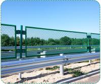 China Roadway Safety Galvanized Powder Coated Anti-Glare Barbed Wire Fence For Highways for sale