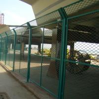China Outdoor Galvanized Barbed Wire Fence with Double Twisted Design and Wooden Spool for sale