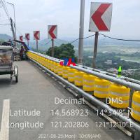 China Highway Traffic Safety EVA PU Roller Cushion Crash Barrier in Yellow for Roadway Usage for sale