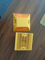 China Plastic Cat Eye Road Reflector Road Stud for Roadway Safety 100X100X20mm Manufactured for sale