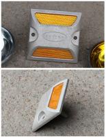 China High Durability Cast Aluminium Cat Eye Road Stud for Glass Roadway Safety for sale