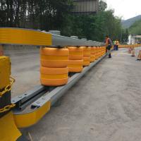 China Highway Traffic Safety PU Foam Roller Barrier for Protecting Drivers and Pedestrians for sale