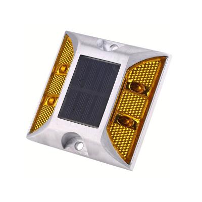 China Roadway Safety Aluminum Reflective Solar LED Square Road Flashing Road Stud Reflector for sale