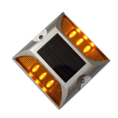 China Road Marking Solar Flashing Light for Road Safety in Red Blue Yellow White Green LED Color for sale