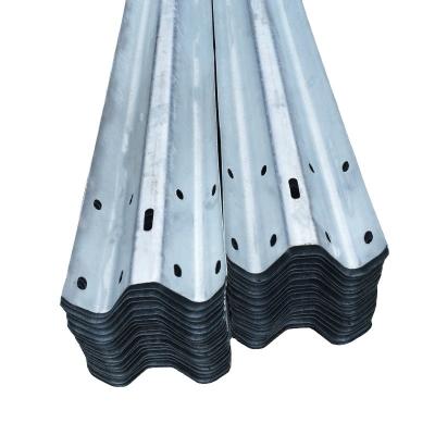 China Highway Guardrail Traffic Barrier with Hot Dipped Galvanized Steel W Beam/Thrie Beam for sale