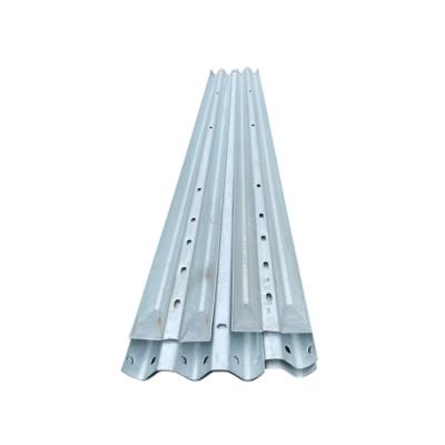 China Galvanized Powder Coated Highway Metal Barrier Road Safety Guardrail Customized Color for sale