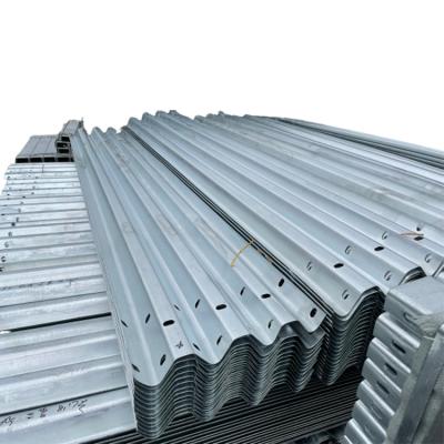 China Road Traffic Safe Galvanized Steel Guardrail with Q345 SJ345R Material Grade for sale