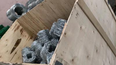 China 14X14 High Tensile Barbed Wire Fence Residential 1.5mm-2.5mm Wire Dia for sale
