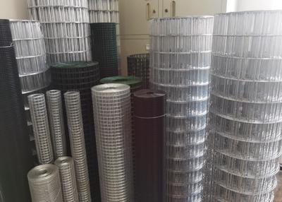 China Precise Structure Opening 2 By 3 Welded Steel Wire Mesh Rolls 0.9m-2.8m Width for sale