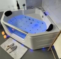 China Freestanding Acrylic Whirlpool Massage Bathtub 1500mm with LED Light and Drainage System for sale