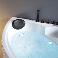 China Customized Acrylic Indoor Whirlpool Massage Corner Bathtub for 2 Person 1500x1500mm 260L for sale