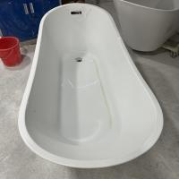 China Freestanding Acrylic Bathtub 1700x750mm Oval Narrow Rim Bulk Packing for Hotel Projects for sale
