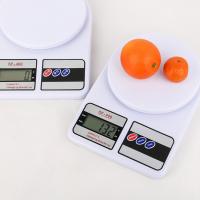 China Accurate 5kg LCD Display Digital Kitchen Scale 1g High Precision Electronic Food Scale for Cooking Baking Battery Weighing for sale