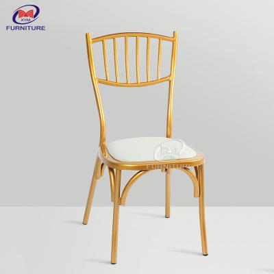 China 400kg Weight Capacity Gold Chiavari Chairs Wedding White Cushion 28x1.2mm Tube Size for sale