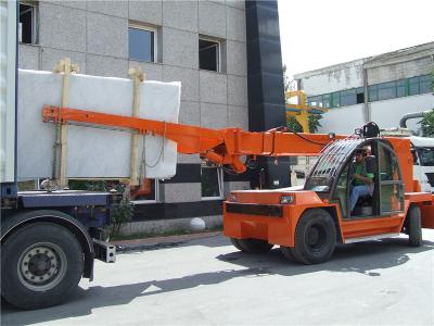 China 10T marble slab telehandler suitable for marble slab size 2.8*1.7m for sale