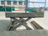 China Loading Dock Table with Handrail and Loading Flap Driven by Hydraulic 2500x2000mm for sale
