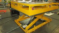 China 500kg Carrying Capacity Single Scissor Lift Table with Universal Ball and Sturdy Construction for sale