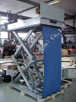 China Heavy-Duty Carrying Capacity 1000kg Marco High Scissor Lift Table with Loading Flap and Curtain for sale