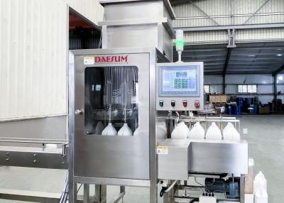 China GZ1-C Automatic Jerrycan Filling Machine with 4 Nozzles - 1-5L Capacity, 1000-2000 Units/Hour for sale