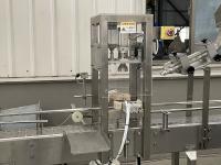 China 1-4L Fully Automatic 4 Nozzle Explosion Proof Chemical Liquid Filling Machine for Jerrycan Pail Can for sale