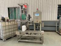 China 10L 18L 25L Double Nozzle Semi-Automatic Jerrycan Pail Filling Machine for Oil Chemical Liquid Acrylic Resin H2O2 for sale