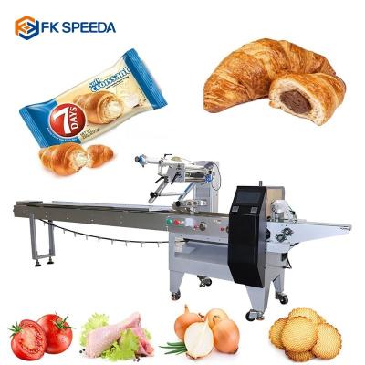 China Automatic Pillow Type Flow Pack Wrapping Machine 2000kg 220V 8.2KW for Food Daily Necessities for sale