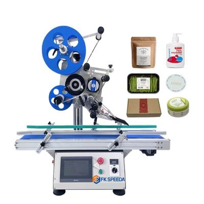 China Desktop Automatic Flat Labeling Machine 40-120pcs/min 220V for Cards Envelope Plastic Bags for sale